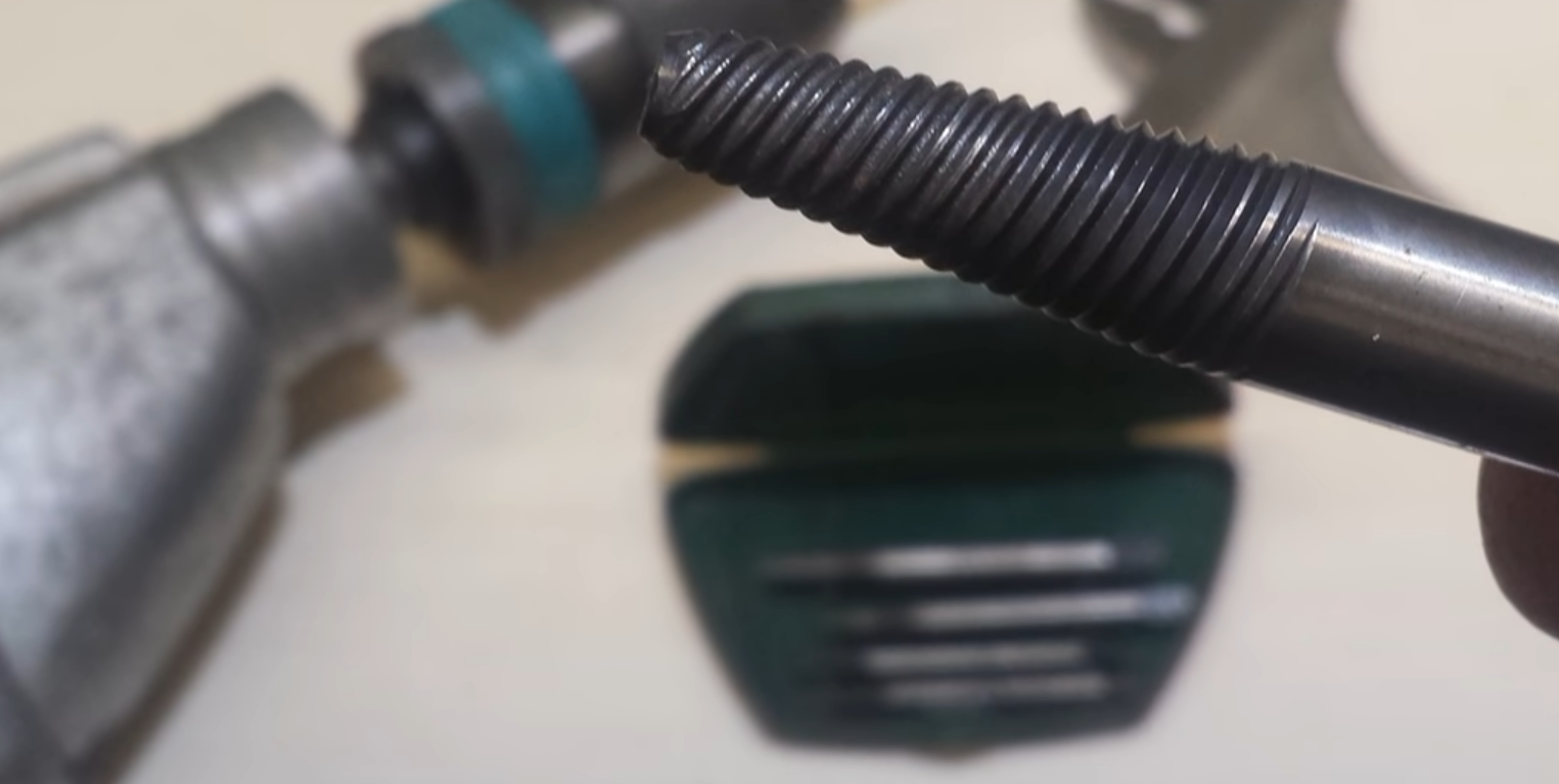 How to Cut a Screw Without Tools? - ToolsProfy