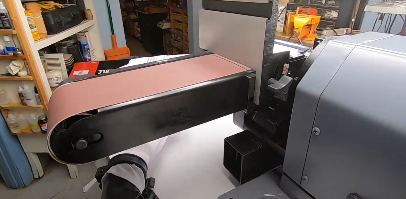 How to Use a Stationary Belt Sander? - ToolsProfy