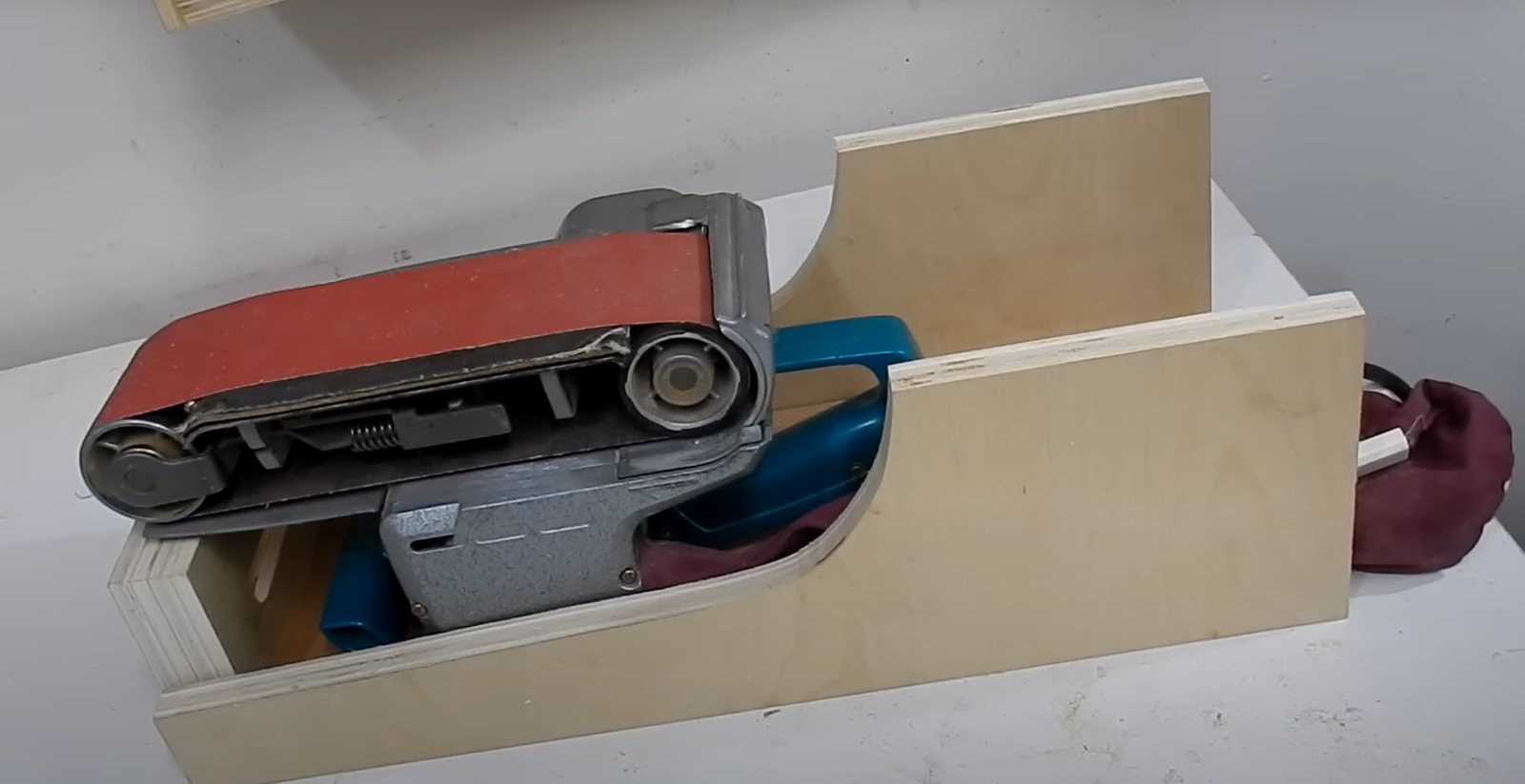 How to Use a Stationary Belt Sander? - ToolsProfy