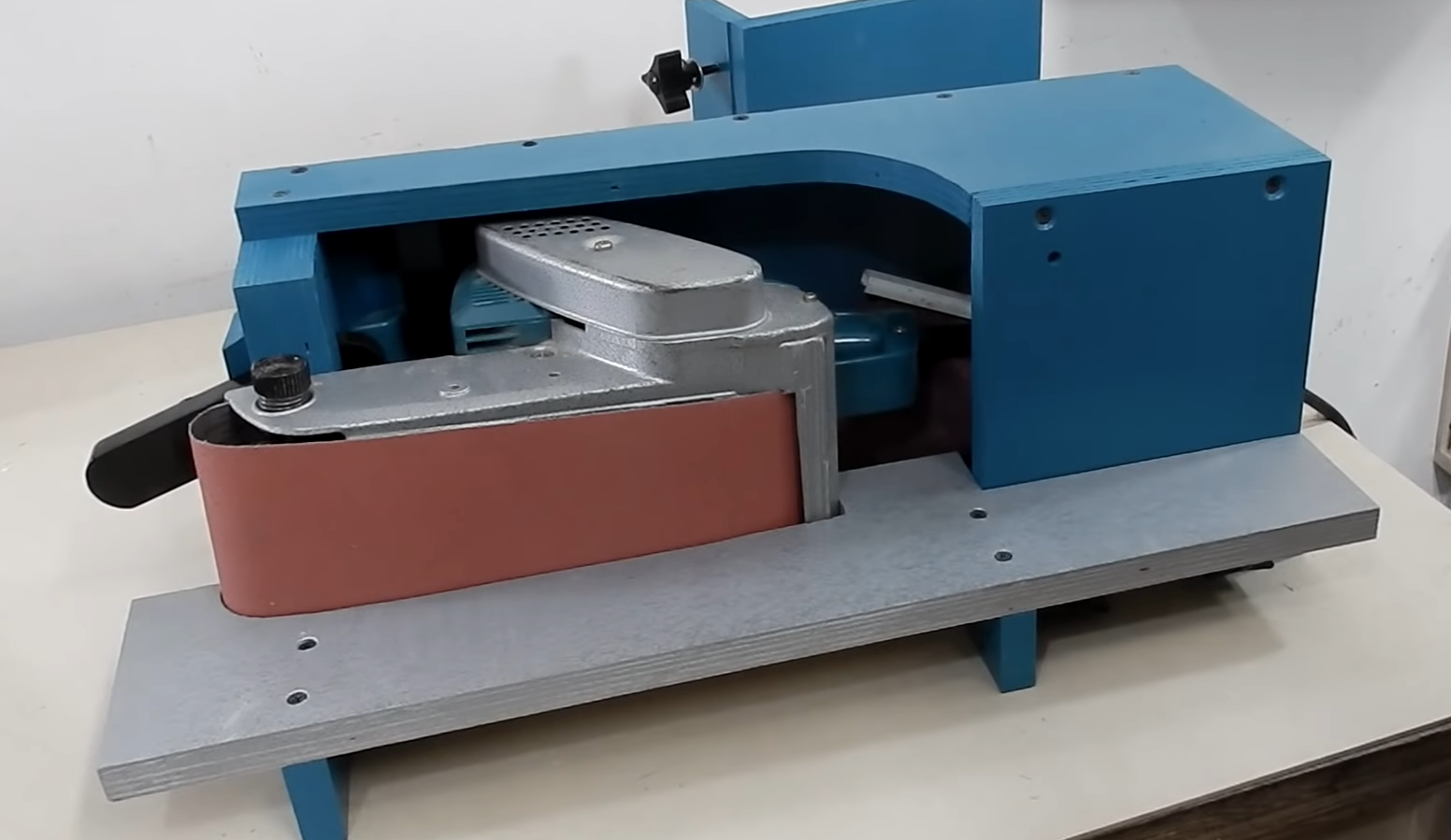 How to Use a Stationary Belt Sander? - ToolsProfy