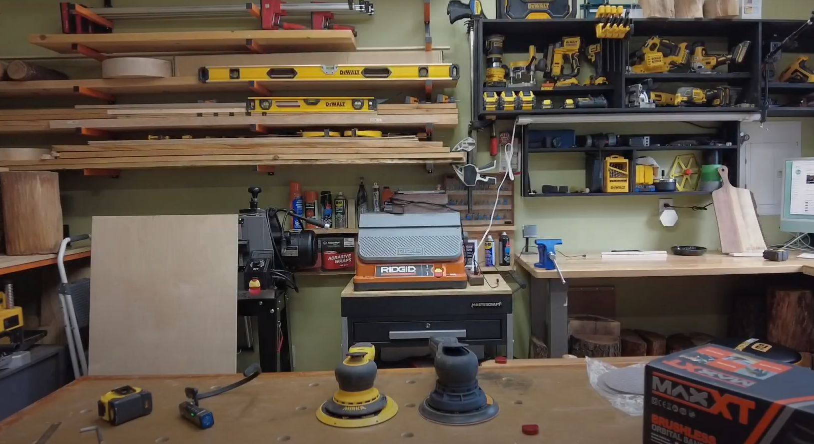 What Is a DA Sander? - ToolsProfy
