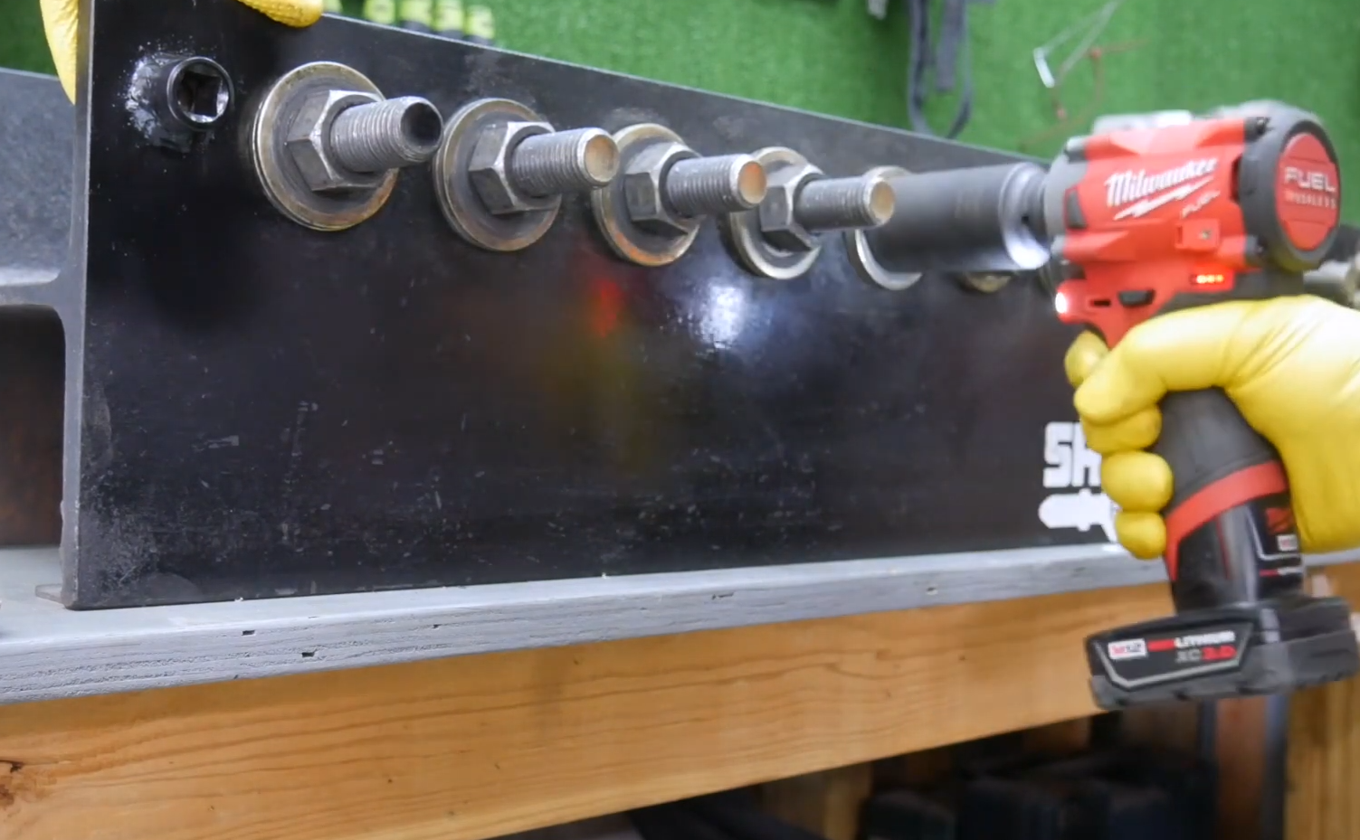 How to Adjust Torque on an Air Impact Wrench? - ToolsProfy