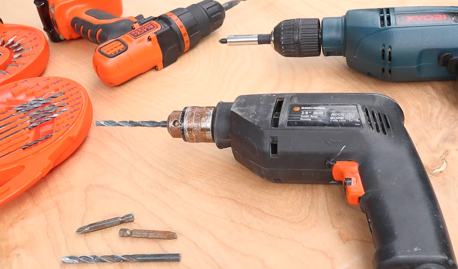 How to Put a Drill Bit in a Black and Decker Drill? - ToolsProfy