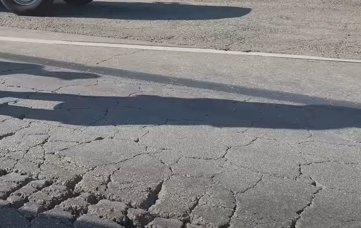 How to Cut Asphalt Without a Saw? - ToolsProfy