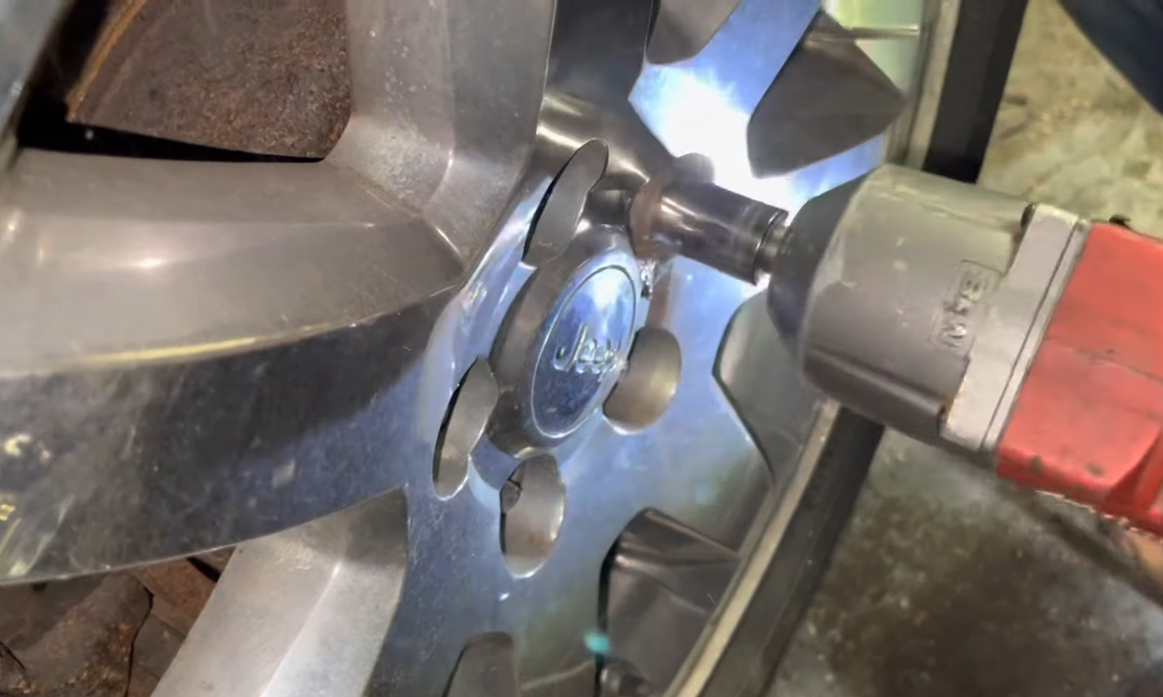 How to Remove a Stripped Lug Nut Without Tools? - ToolsProfy