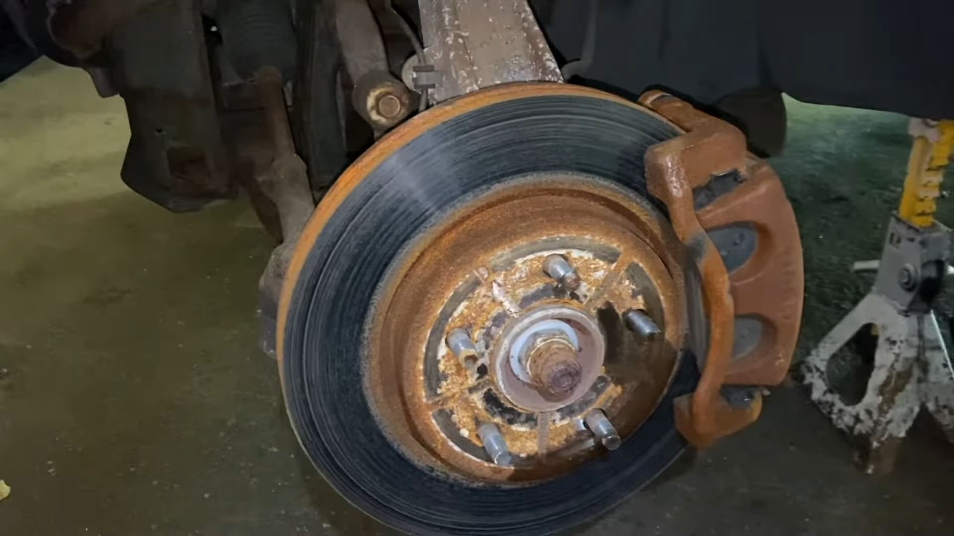 How to Remove a Stripped Lug Nut Without Tools? - ToolsProfy