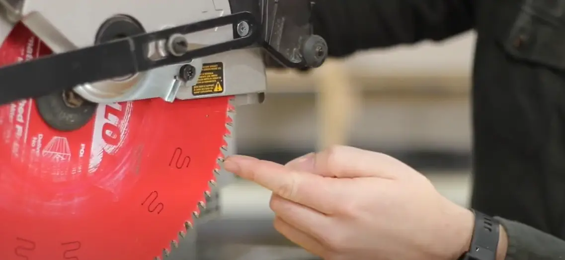 How to Cut Vinyl Siding With a Circular Saw? - ToolsProfy