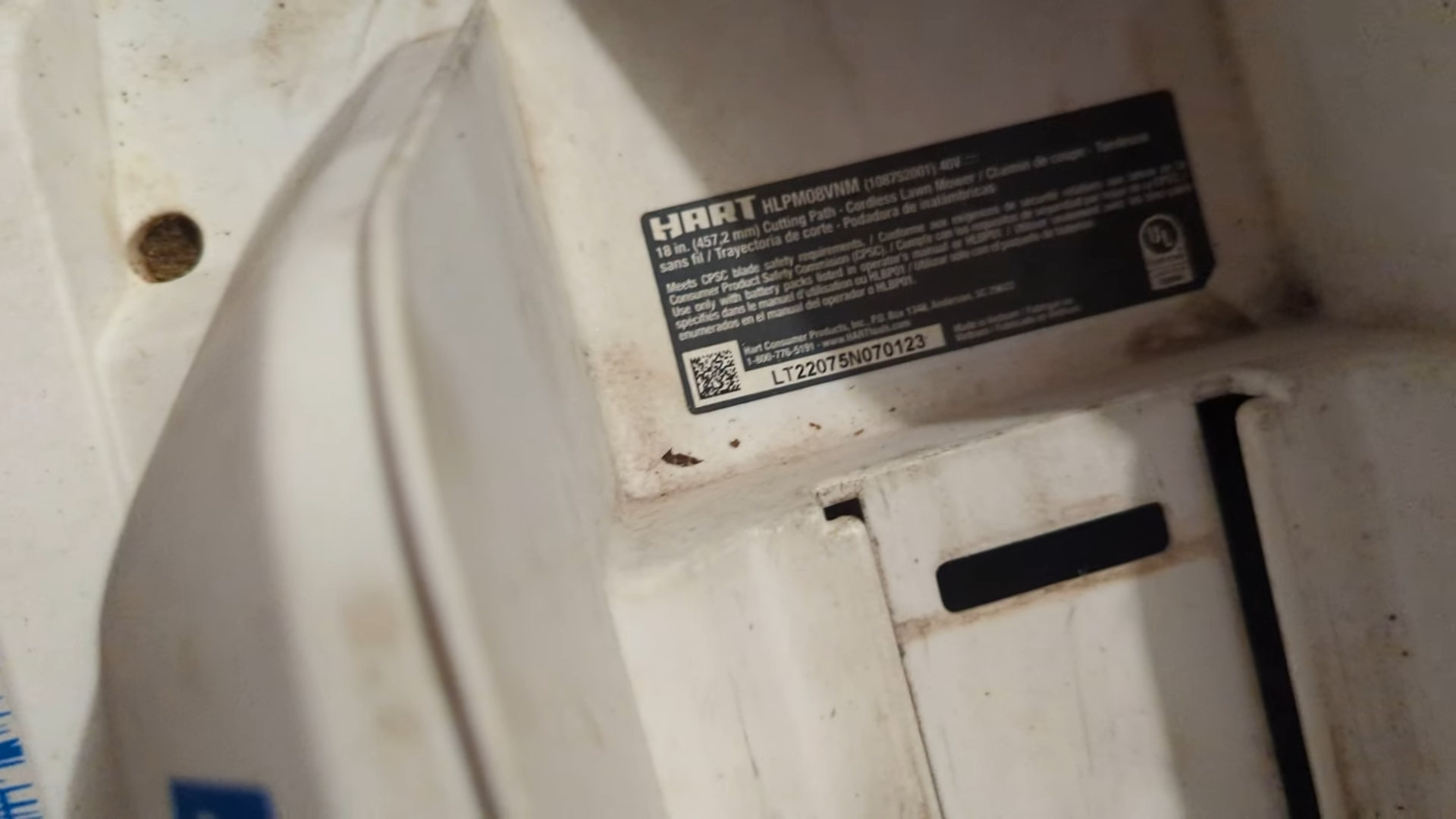 Hart 40V Battery Charger Flashing Red: What to Do? - ToolsProfy