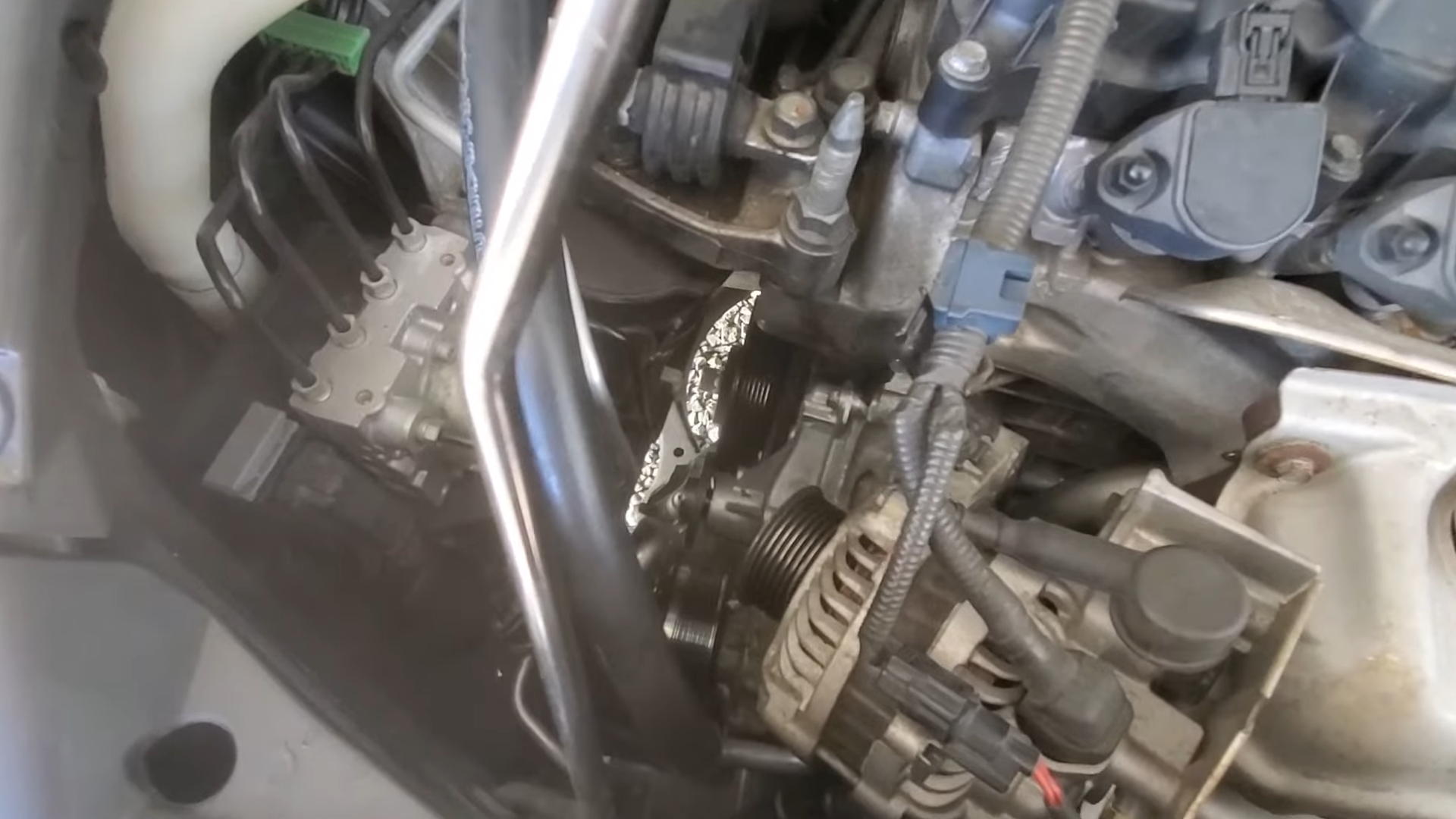 How to Remove a Broken Bolt From an Engine Block? - ToolsProfy