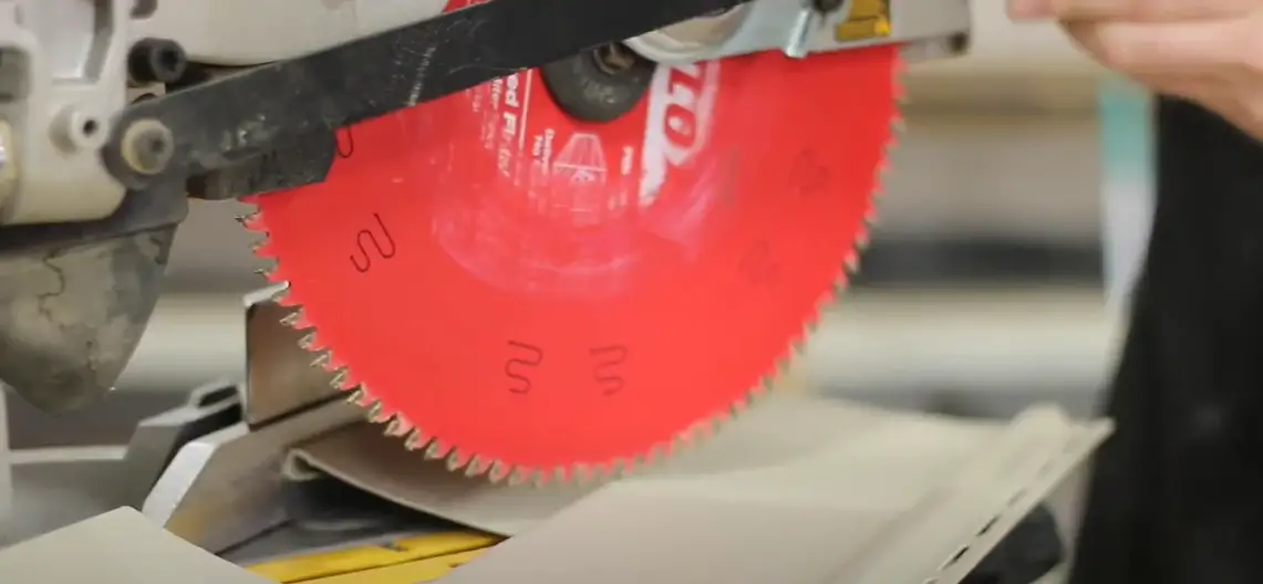 How to Cut Vinyl Siding With a Circular Saw? - ToolsProfy